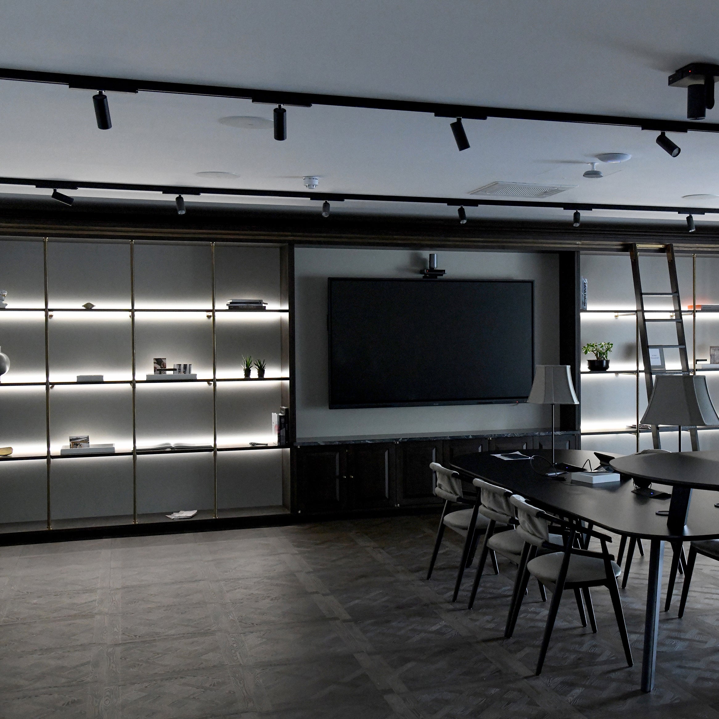 PlusFloor & Spacio - Joseph Giles